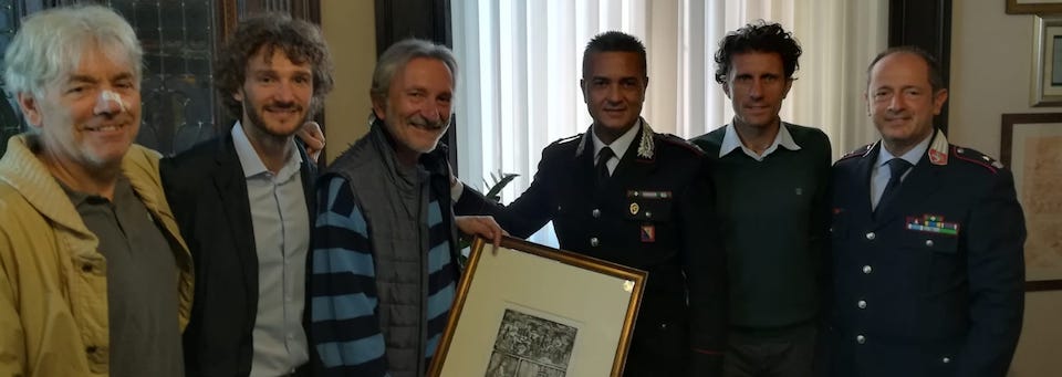 Il saluto del sindaco al Maggiore dei carabinieri Enrico Vellucci ...
